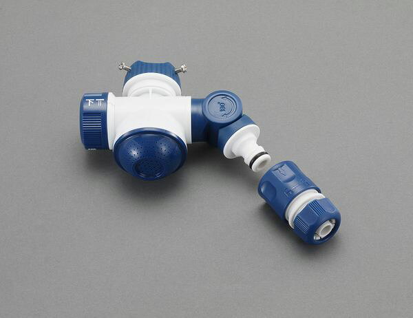 サイズ：145x170x50mm重量：220g適合ホース：耐圧(糸入り) 内径：12〜15mm 外径：20mmまで材質：樹脂・ゴム・ステンレス鋼わずらわしい付け替えが不要散水時の蛇口の分岐に、ホースを付けたまま手を洗えます可変式ニップルつき...
