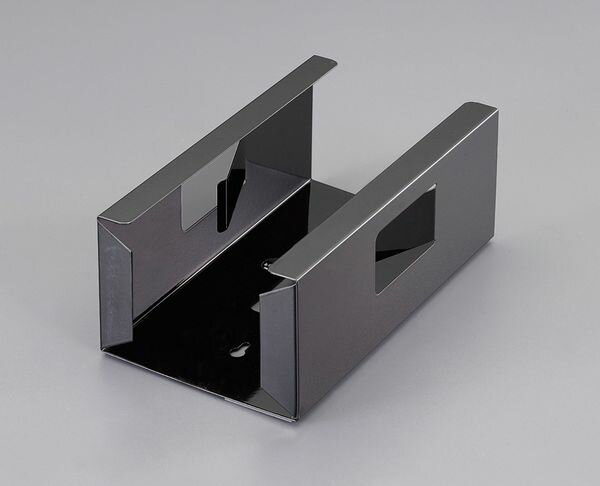 材質：スチールマグネット付使い捨て手袋のボックスの立て掛け収納に最適です。壁取付用ねじ穴付2つの大型マグネットで強力に固定します。一般的な50枚入・100枚入の使い捨て手袋ボックスに適合します。3つの調整バネで様々なサイズのボックスに適合し...