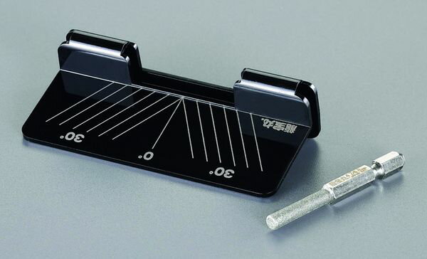 チェーンソーの目立てに便利な30°表記のガイド六角シャンク：1/4”(6.35mm)一般・中〜大型まで全てのチェーンソーに対応電動工具で野外でも簡単に刃研ぎ作業が行えます。チェーンソー・笹刃、各種刃研ぎにセット内容：4.8mm用やすりビット...