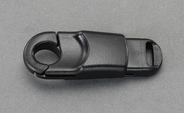 適用バンド幅：20mm外寸サイズ(mm)：28×64材質：ポリアセタール樹脂ボディをスライドさせることでフックが開きます。入数：1個EA628RG-320楽天 HD店