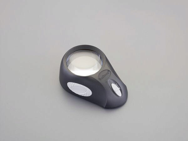 レンズ径：φ65mm倍率：3倍本体サイズ：140×93mm光源：LEDチップ電源：単4電池×3本(付属)プラスチックレンズ入数：1個EA756BD-1楽天 HD店　