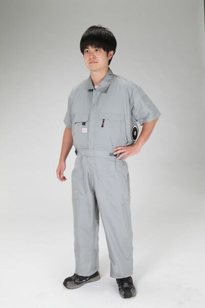 サイズ：L身長(cm)：167〜172材質：ポリエステル75%、綿25%使用時間：強：約4時間、弱：約16時間電源：専用充電バッテリー付属品：ファンユニット×2個、ケーブル×1本、バッテリー×1個、ACアダプター×1個風量：強：約20L/秒...