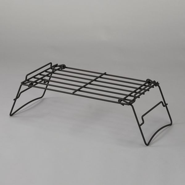 サイズ(mm)：本体：680×305×190 ゴトク：525×305線径：φ7mm重量(kg)：2.3（セット）材質：鉄（焼付塗装）耐荷重：20kg取付可能サイズ：奥行500mm以内脚を外せば焚火台やBBQグリルでダッチオーブンやスキレット...