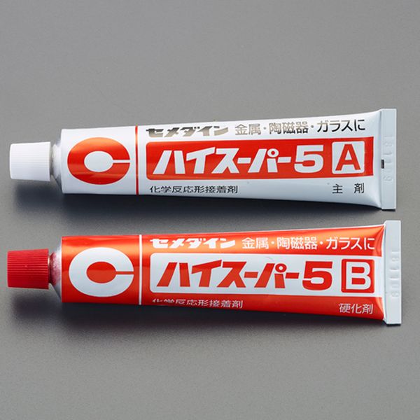 内容量：80g（主剤40+硬化剤40）使用温度範囲：常温色：クリア可使時間：冬(5℃)：10分以内 春・秋（20℃）：5分以内 夏（30℃）：3分以内混ぜ板・ヘラ付き硬質素材に最適耐熱性・耐水性・耐薬品性に優れる混合して5分後から硬化が始ま...
