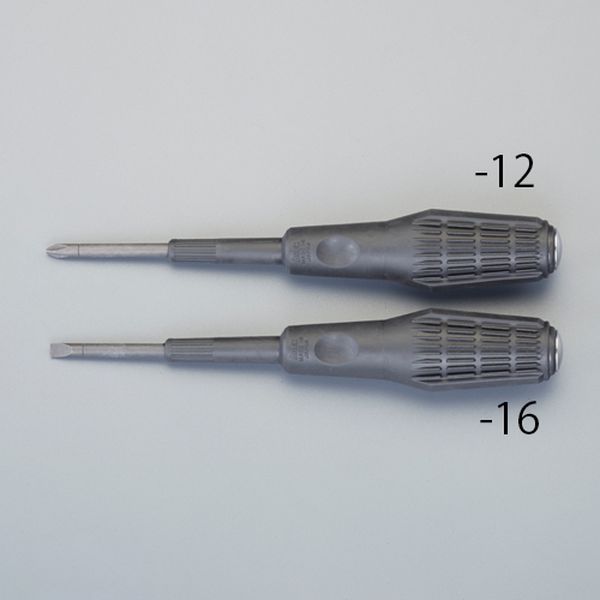 メーカー：兼古製作所型番：3980 1x75サイズ(mm)：(＋)#1×5.0軸長(mm)：75材質：刃先：クローム・モリブデン・バナジウム鋼 ハンドル：PP＋TPEマグネット付なめたネジも新しいネジも両方回せるハンマーで叩ける座金付靭性・...