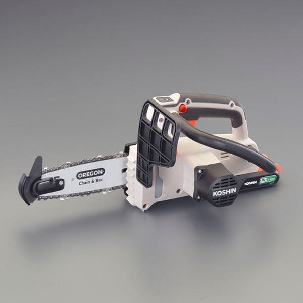メーカー：工進型番：SCS-1820有効切断長：125mmオイルタンク容量：110mlバッテリー：18V(リチウムイオン2.0Ah)充電時間：約60分サイズ：195(W)×475(L)×195(H)mm重量：2.3kg(バッテリーなど付属品...