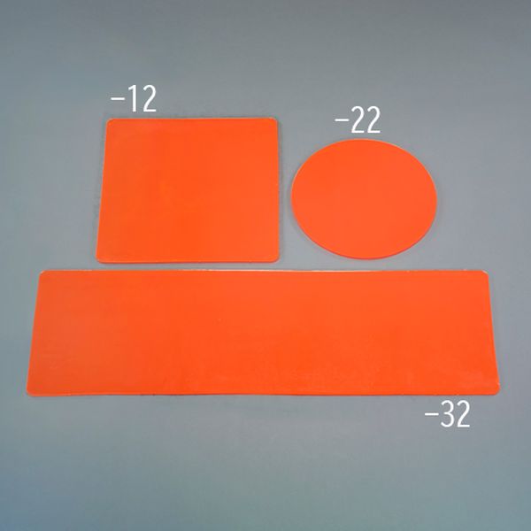 サイズ：457×1473mm厚み：9mm重量：7kg仕様：長方形材質：ポリウレタンカラー：オレンジ柔軟性に優れているため、しっかり密閉します。石鹸を使用して洗浄可能繰り返し利用できます。オイルや液体の漏れを防ぎます。油・液体用入数：1枚00...