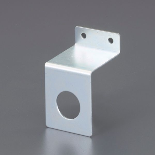 メーカー：篠原電機型番：PBK-25Y-80取付穴径：φ25.5mm厚み：1.6mm材質：鋼板穴数：1個押釦スイッチ取付金具としてご使用ください。ねじサイズ：φ5.5mmサイズ：72×80×18mm入数：1個000012341262楽天 HD店　