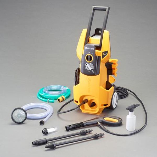 ●電源…AC100V(50/60Hz)●吐出水量…最大：6.7L/min●吐出圧力…最大：11Mpa●モーター出力…1.45kW●サイズ…318×304×840(668)mm●重量…8.4kg●付属品…ガン、高圧ホース10m、バリアブルノズ...