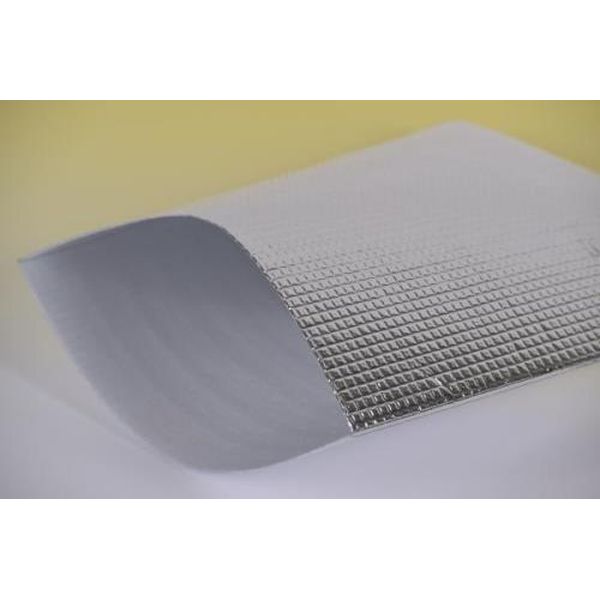 ●サイズ(mm)…外寸：290×400内寸：285×400●材質…アルミPET、PE●入数…40枚●レジ(ポリ袋)や、紙袋に入れて運ばれる保冷袋の個包装に便利です。●両面テープ・持ち手穴を省いたシンプルな形態●シール巾がありませんので、折り...