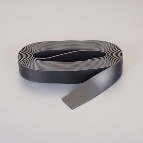 ●ベルト長…3m●ベルト幅…40mm●厚み…2.5mm●色…黒●材質…TPE（熱可塑性ゴムエラストマー）●使用荷重…2重：72kg3重：151kg4重：263kg●フックや金具を使わずに荷物を固定できます。●巻いて締め付けるだけなので簡単に...