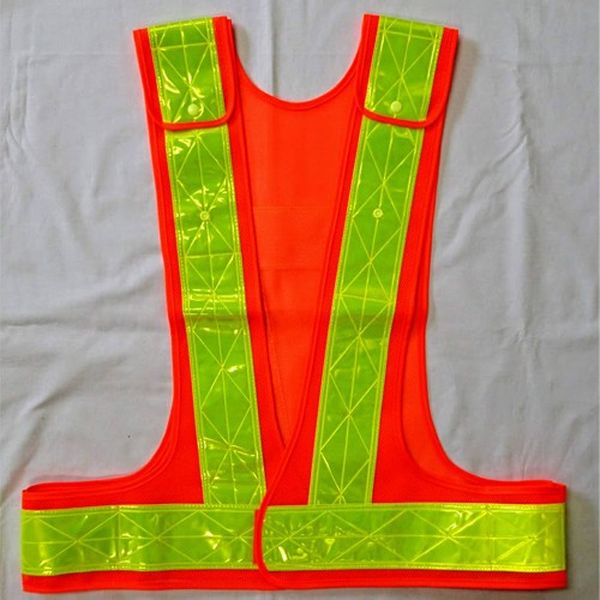 ●メッシュ色…蛍光オレンジ●反射テープ色…ライムイエロー●着丈…56・62・68cm（3段階調整）●ウエスト…96・112・140cm（3段階調整）●反射テープ幅…70mm●材質…反射テープ：塩化ビニールメッシュ：ナイロン●重量…290g●...