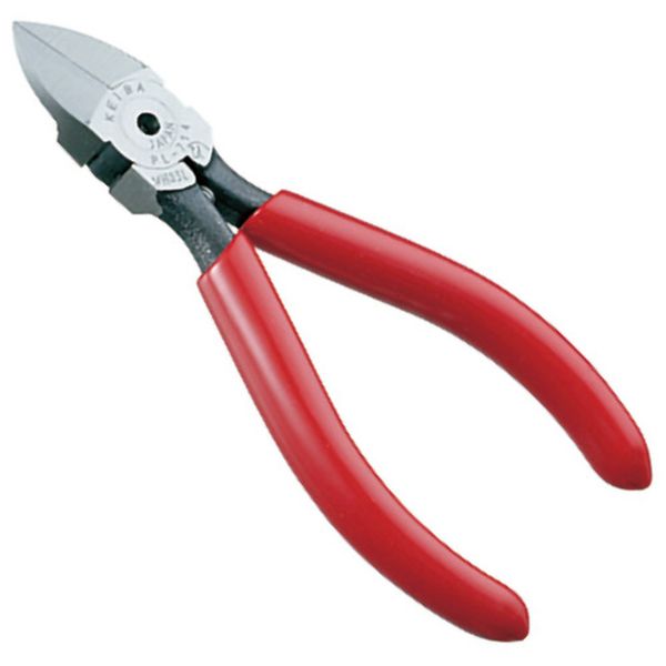 ・ジョイント部まで刃が付いていますので、対象を刃元まで差し込んでも切断できます。・神戸製鋼所製オリジナル高級鋼材「マルトロイ［［R1］］」を使用しています。・ABS樹脂等を切る用途に。・全長(mm)：117・刃表面形状：スタンダード刃・切断...