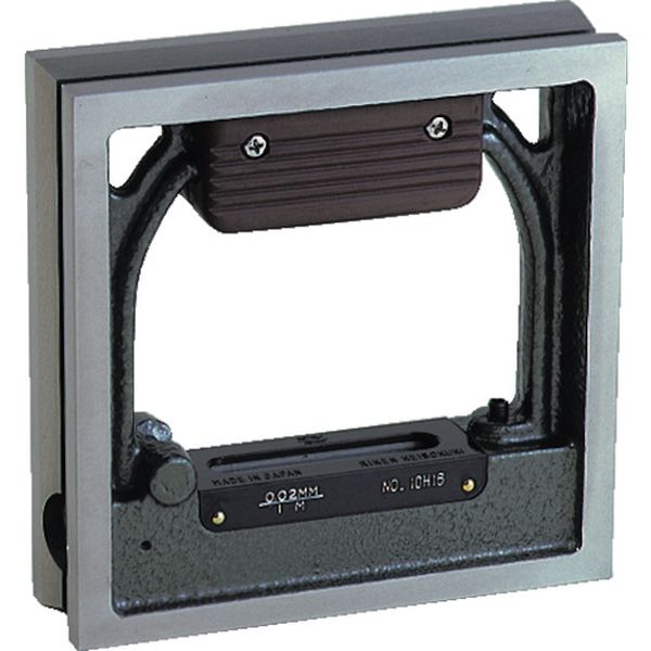 ・主気泡管の目盛誤差は2目盛以内です。・角形・水平出しおよび直角の測定用です。・長さ(mm)：200・幅(mm)：200・厚さ(mm)：42・感度(mm)：0.02・直角度(μm)：10・精度：2目盛以内・感度(mm)：0.02・生産国 日...