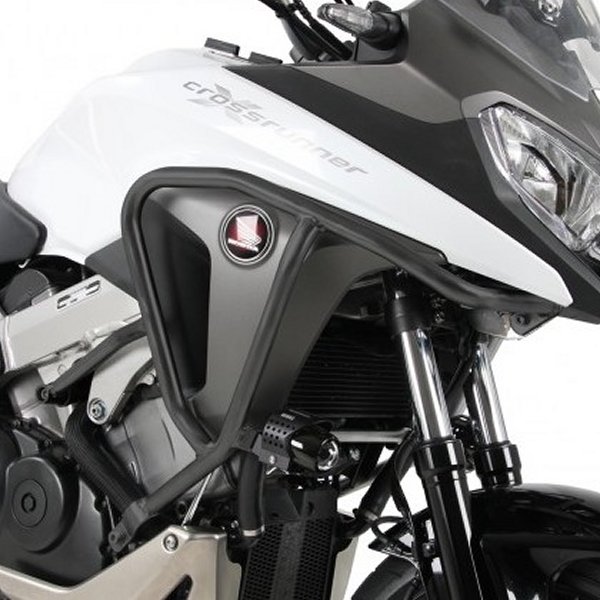 15年-20年 ホンダ VFR800X Crossrunner素材：スチール色：ブラック※取り付けには多少の加工が必要な場合があります。※エンジンガードは転倒時の損傷を軽減することを目的としておりますが、車体の損傷全てを保証するものではござ...
