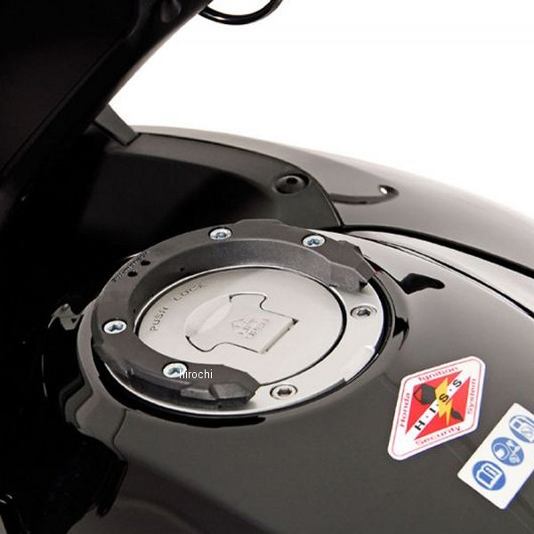 SWモテック SW-MOTECH エボタンクリングホンダ 7穴固定方法:ボルトエボタンクバッグを装着するために必要なアタッチメントです。エボタンクバッグ側の紐を引っ張って装着します。TRT0064010600/B楽天 JP店