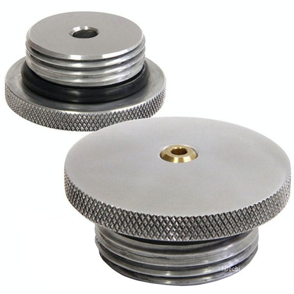 チョッパーキャップ ベント付汎用カラー:ポリッシュ素材:アルミサイズ:直径:約44mm・高さ:約18mm・ネジ部分:約13mm内容物:キャップ×1【仕様説明】MOONEYESオリジナルのベント無しキャップです。シンプルでありながら無骨なデザ...