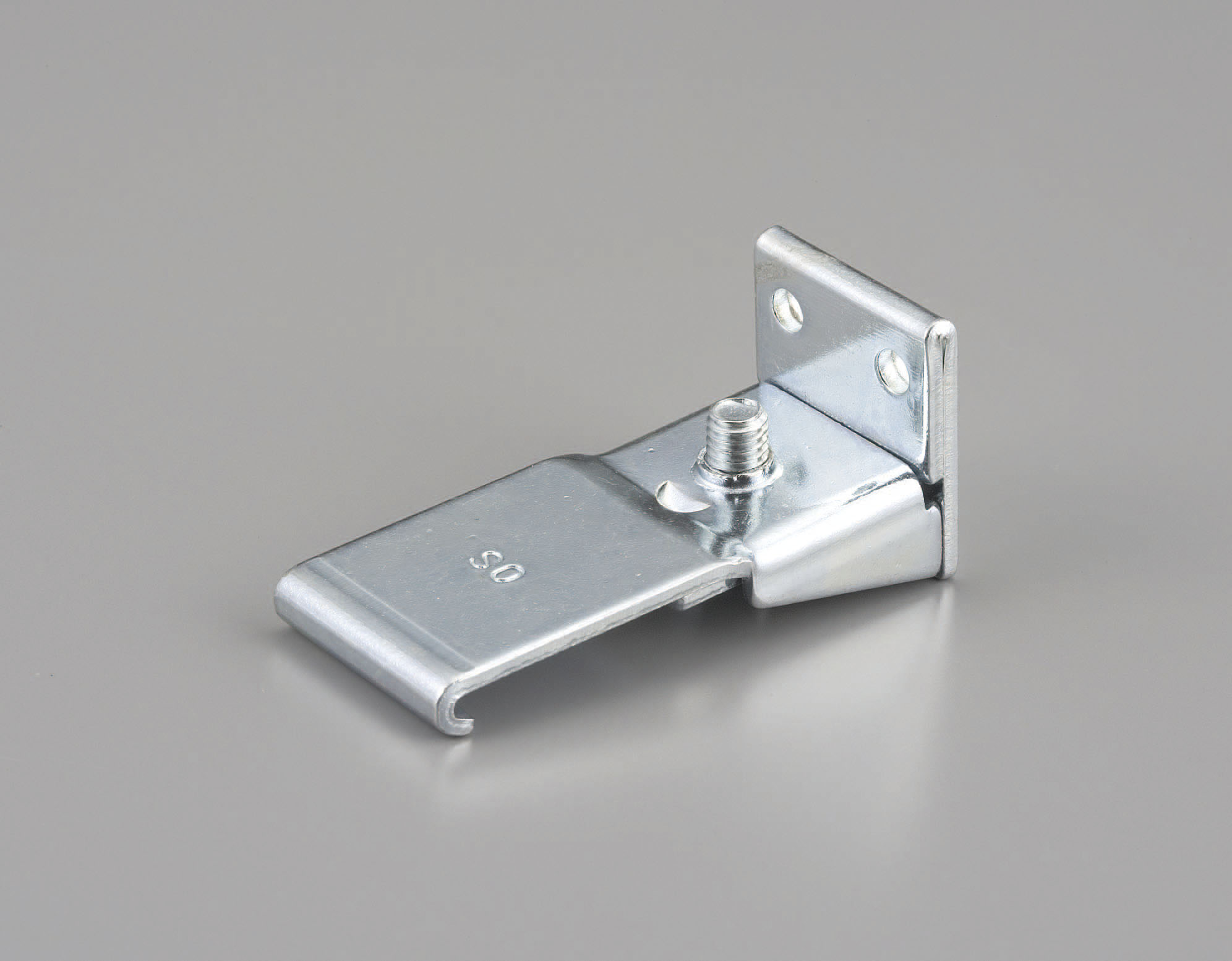 サイズ：62X25X29(H)mm取付穴径：φ4.2mm材質：スチール30mmレール用壁面取付用000012218284　