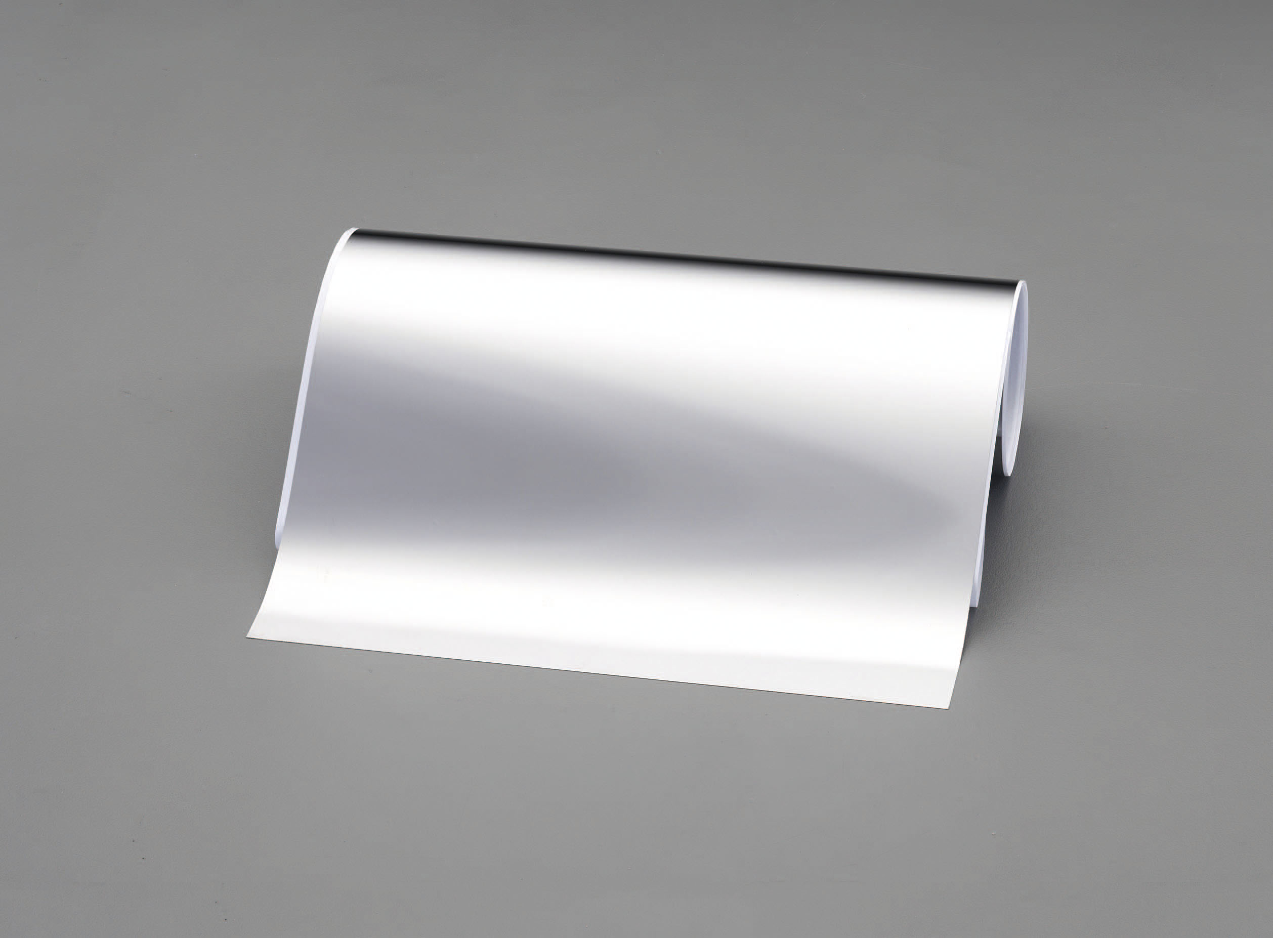 ●材質:基材:18-0ステンレススチール、粘着剤:アクリル系、はくり紙:紙、保護シート:ポリプロピレン●サイズ:500×900mm●厚さ:0.13mm●パッケージ重量:430g粘着付はさみで切れます。耐久性に優れ、水、熱、汚れ、油にも強い。...
