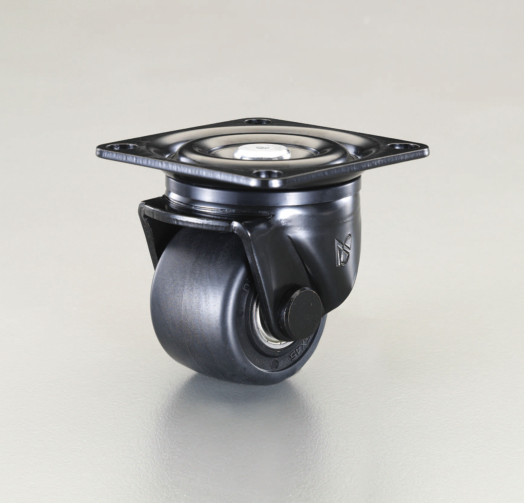 ●耐荷重:600kg●材質:金具:スチール、車輪:強化ナイロン(ベアリング入)●耐熱温度:80°C●取付穴ピッチ:80×80mm●車輪径×幅:65×45mm●全高:92mm自在式000012233117楽天 JP店　