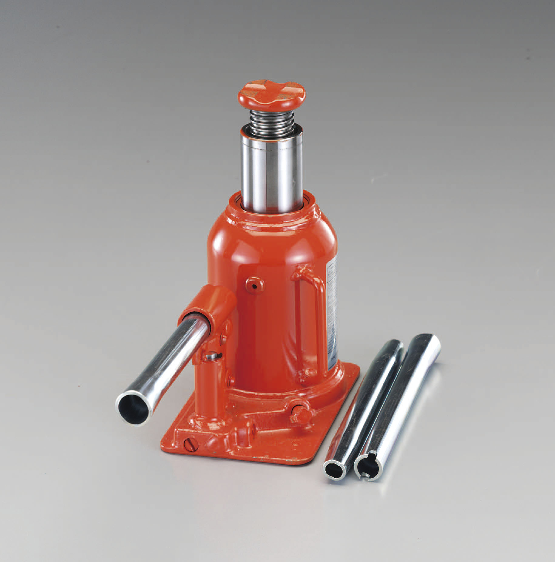 能力：20t最低高：180mm最大揚高：305mm重量：10.2kg補助ねじを使って高さの微調整ができます。000012219264楽天 JP店　