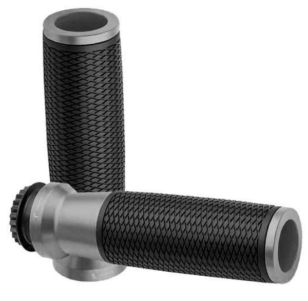 リゾマ rizoma グリップ URLO22.2mm(7/8インチ)ハンドル用カラー:シルバー※写真はイメージです。掲載写真の取り付け車種、カラーなど、写真と異なる場合がございます。※実際の製品は改良・仕様変更などにより、一部カラー、形状が...