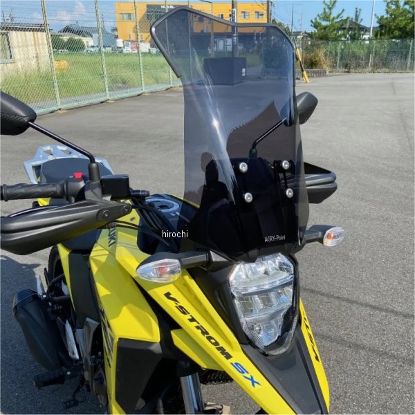 アクリポイント ACRY-POINT スクリーン 12cmロングスズキ Vストローム250SXカラー:スモーク【仕様説明】純正スクリーンより高さ12cmロングによる優れた空力特性。クリアスクリーンのクオリティを忠実にスモークで再現。純正ステ...