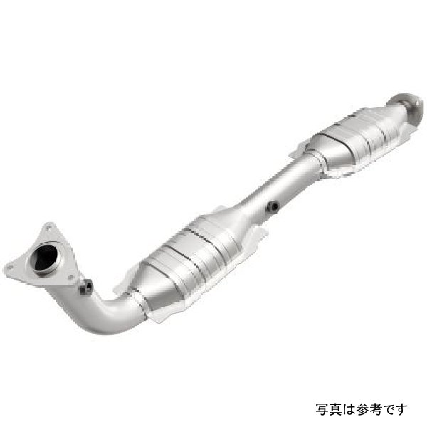Magnaflow Conv DF 07-08 Tundra 5.7L P/Sメーカー：Magnaflowメーカー品番：93458・掲載画像は、カタログより抜粋した参考画像となっております。ご不安な場合は、メーカーサイトでのご確認をお願い致...