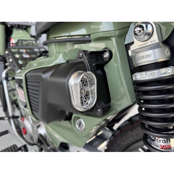 32646 GクラフトCT125 エアベントカバー シルバーホンダ CT125(JA55、JA65)材質／表面処理：アルミ／アルマイト純正のエアダクトを取り外し、スタイリッシュになるベントカバー取り付けプレートがメッシュ構造になっているため...