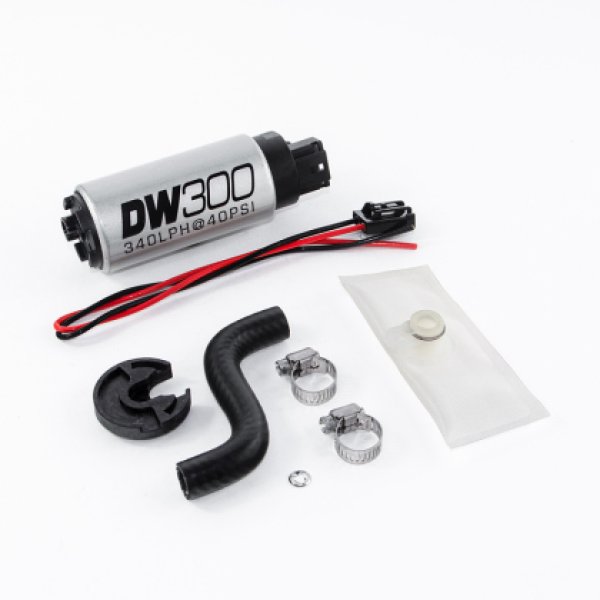 DeatschWerks 85年-97年 フォード Mustang DW300 320 LPH In-Tank フューエルポンプ w/ インストールキットメーカー：DeatschWerksメーカー品番：9-301-1014・掲載画像は、カタ...