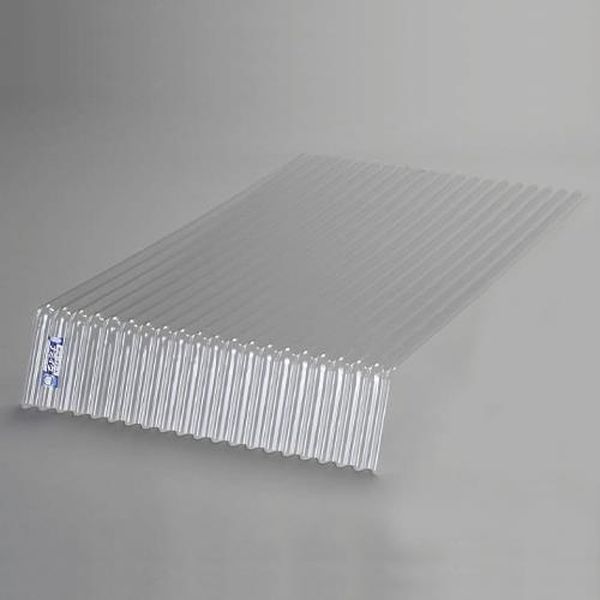 ●サイズ(mm)…1220×655●板厚…0.7mm●カラー…クリア●入数(枚)…10●材質…ポリカーボネート●重量(g)…912g/枚●曲がり角度…約110度●曲がり部分の長さ・・・150mm±10mm●軒先を美しく仕上げるときに便利な軒...