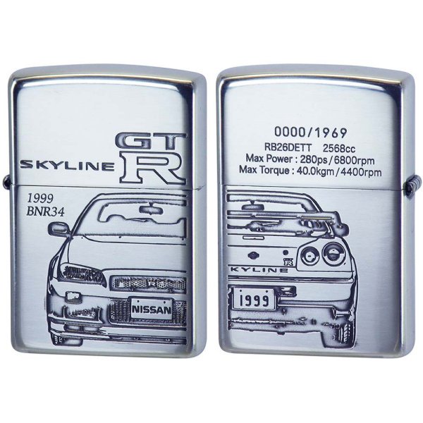 NISSAN 日産 Zippo GTR BNR34・サイズ:#200使用　約W35×H55×D13mm・素材:鉄・加工:銀イブシ＋両面エッチング【商品紹介】スカイラインGT-RシリーズZIPPOが登場。エンブレムと車輛を両面エッジング加工で...
