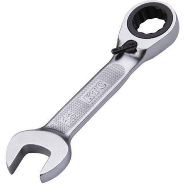 KTC?ショートラチェットコンビネーションレンチ 12mm （オフセットタイプ）ラチェット部は、本締めが可能です。送り角度5°（8mmを除く）で狭い場所でのスムーズな連絡作業ができます。レバー操作により回転方向を切り替えできます。滑りにくい...