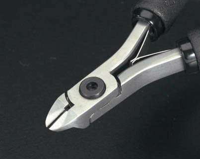 全長：120mm刃硬度：HRC63から65切断刃：セミフラッシュ切断能力(銅線)：0.1から1.2mmオーバルレリーフ000012003092　