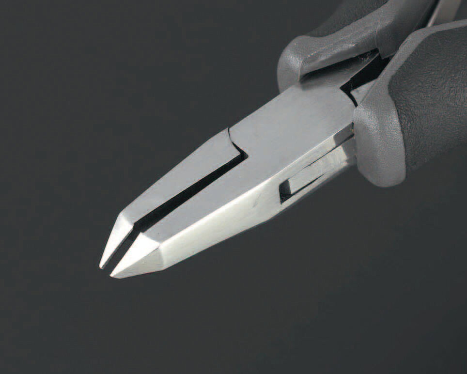 全長：120mmハンドル：コンフォート(ESD)仕上げ：高級磨き表面抵抗：1X10^5から1X10^12Ω硬度：HRC56刃幅：5mmチップカッター斜刃バネ付000012011889