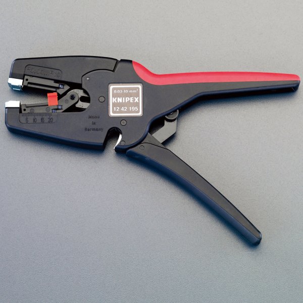 能力：0.03から10.0mm2皮むき長さ：5から20mm全長：195mm重量：136g材質：本体：強化プラスチック、刃：特殊工具鋼(油焼入)カッター付心線を傷つけることなく、被覆の厚さに合わせて自動的に切り込み深さを調整できます。0000...