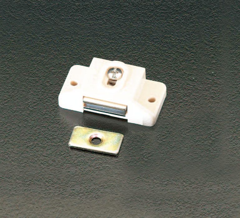 材質：ABS、スチール吸着力：3kg付属品：木ねじ穴径：3.5mm・4.6mmカラー：ベージュ000012024825　