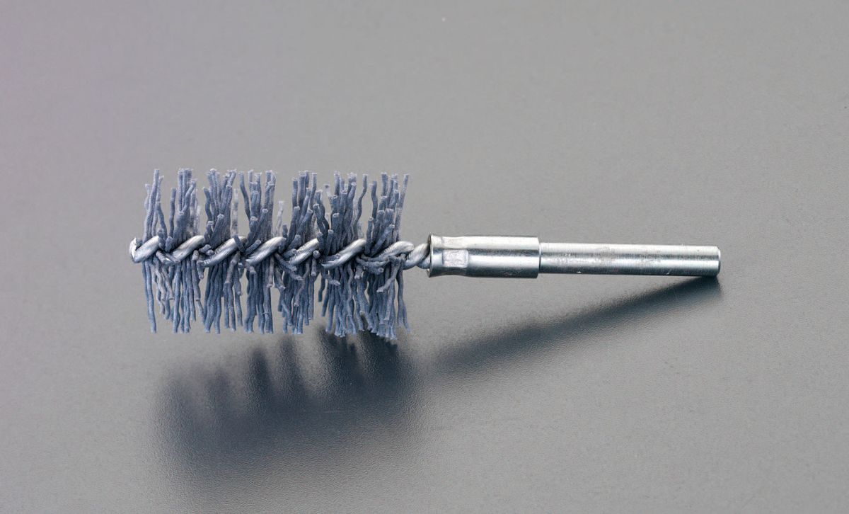 ●材質…ダイヤ混入研磨剤入ナイロン●軸径…6mm(段付シャンク)●ブラシ長…50mm●全長…110mm●最大回転数…800rpm●ブラシ径…25mm●粒度…＃240●線径…0.8mm000012201099　