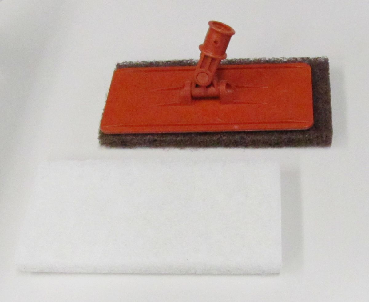 ●サイズ…95×227mm●重量…200g●材質…ABS樹脂●付属品…パッド(白、茶)×各1枚●用途…床のすみや幅木、壁面、ガラス面などのクリーニングに●替えパッド…EA928AS-35〜-39ダスターハンドルを付けて使用する 立ち作業用の...