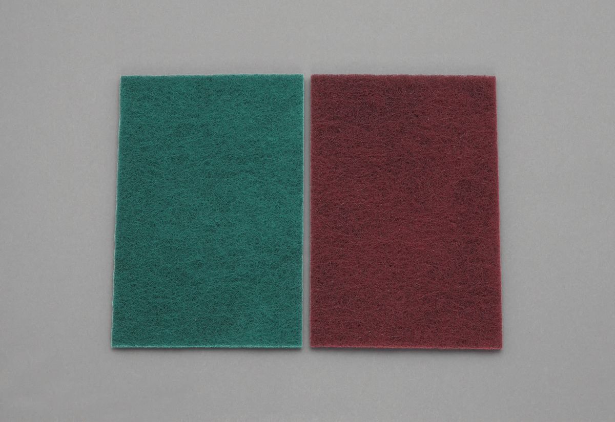 ●仕様…高耐久タイプ●色…茶●サイズ…150×230×8mm●重量…23g●材質…ナイロン不織布●用途…汚れ落とし、サビ落としに中目シートタイプのたわしで、 洗うものに合わせて、 折ったり切ったりして使えます。000012242001　