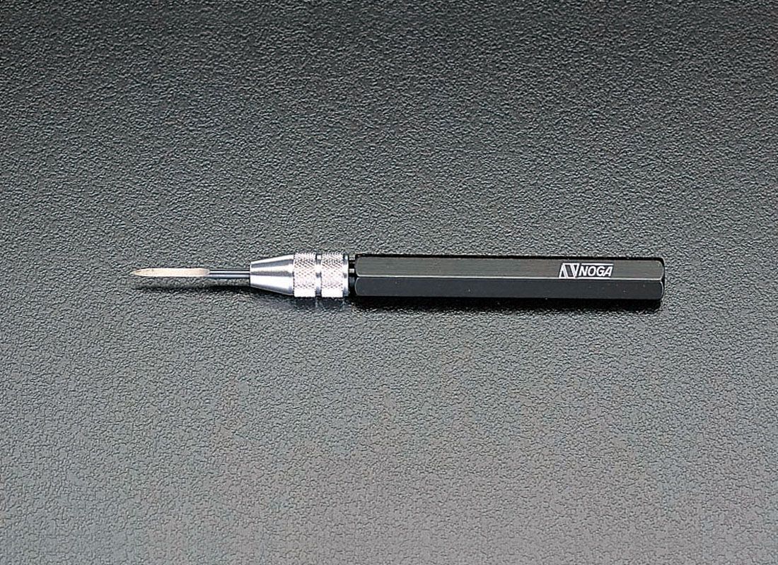 用途：細かい部分の面取りに全長：120mm刃幅：3.2mm付属刃：EA207UC-1（1本）刃部はハンドルの中に収納できます。000012008334　