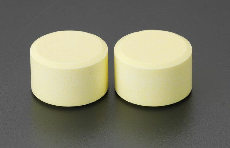 ●サイズ(mm)…φ41×25(H)●入数…2個ノンパラ(パラジクロロベンゼンを含まない)タイプ小便器に対し、2個使用使用期間約1〜3ヶ月(季節、水の使用量により異なります)トイレ(小便器)に付着する尿石を防止し、配管の詰りや悪臭を防止しま...