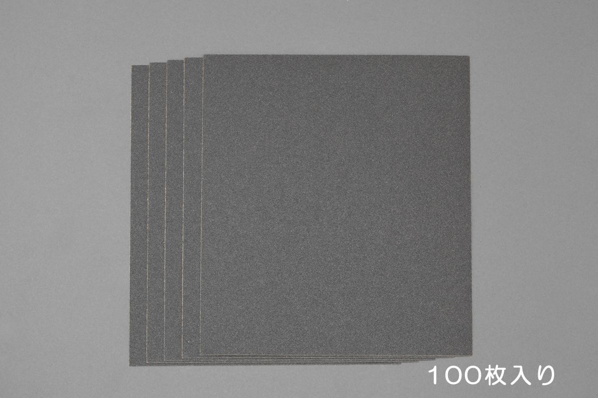 粒度：#150砥粒：シリコンカーバイドサイズ：228X280mm重量：19g(1枚あたり)基材：Cwt用途：自動車、特殊車輌の塗膜研磨、木工生地研磨、樹脂製品塗膜研磨、その他一般金属加工後の研磨に入数：100枚シリコンカーバイト砥粒により、...