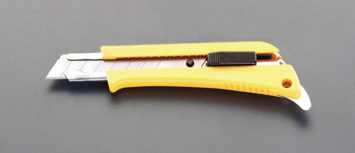 材質：本体：ABS樹脂、刃：SK-120様式：オートロック式全長：165mm刃幅：18mm刃厚：0.5mm爪の厚さ：1.2mm重量：75gクラフトテープの開封やペンキ缶などのフタ開けなどに便利な爪付000012086399楽天 JP店　