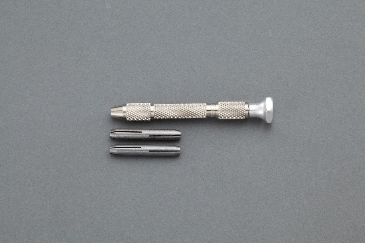 ●材質…コレット：工具鋼●チャック能力…φ0〜1.0mm、φ0.9〜1.7mm、φ1.7〜2.4mm、φ2.4〜3.2mm●全長…95mm1チャックタイプコレットは本体に収納可能です。000012261405楽天 JP店　