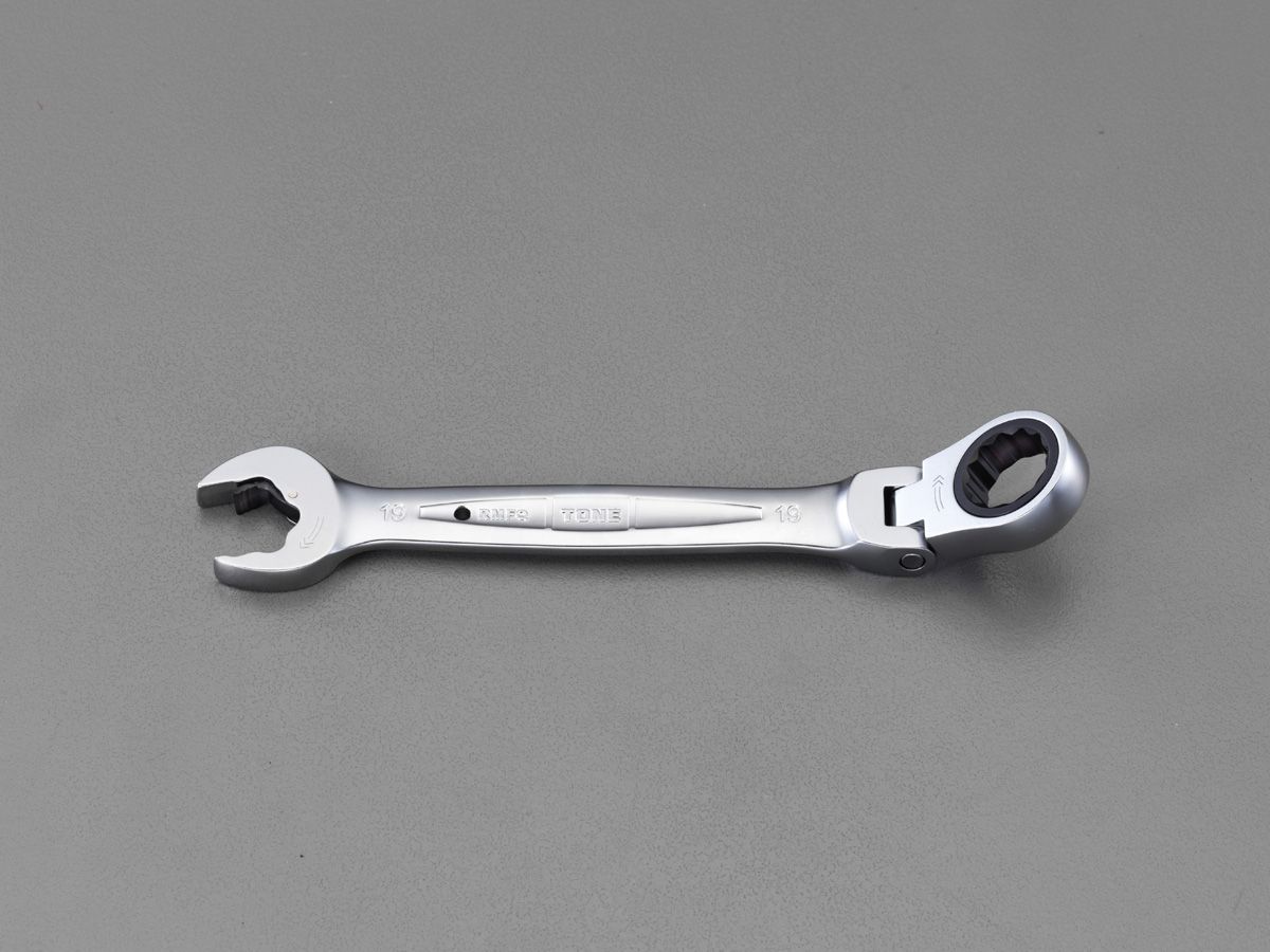 ●サイズ…10mm●ポイント…12ポイント●全長…136mm●ヘッド部外径(D1/D2)…20.3/20.0mm●ヘッド部厚み(T1/T2)…4.8/7.3mm●重量…55g●特長…・ヘッド部が薄く、任意の角度に調整できるため、今まで届かな...