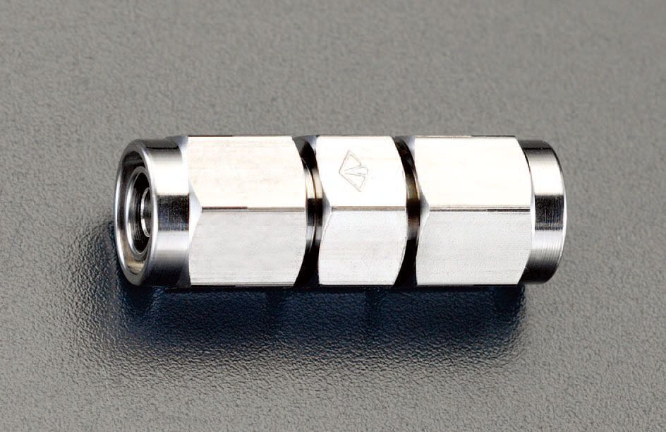 ●材質:SUS316●使用流体:空気、水、薬品●使用温度:空気:-65-260°C、水:0-100°C●チューブ外径:4mm●チューブ内径:2.5mm000012096250　