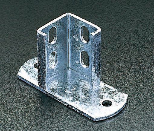 ●材質:ステンレス●取付穴径:11mm●高さ:70mm●アングル差込幅:48×48mm●厚み:3.0mm●穴サイズ:11×20（L）mm右側用000012096307　