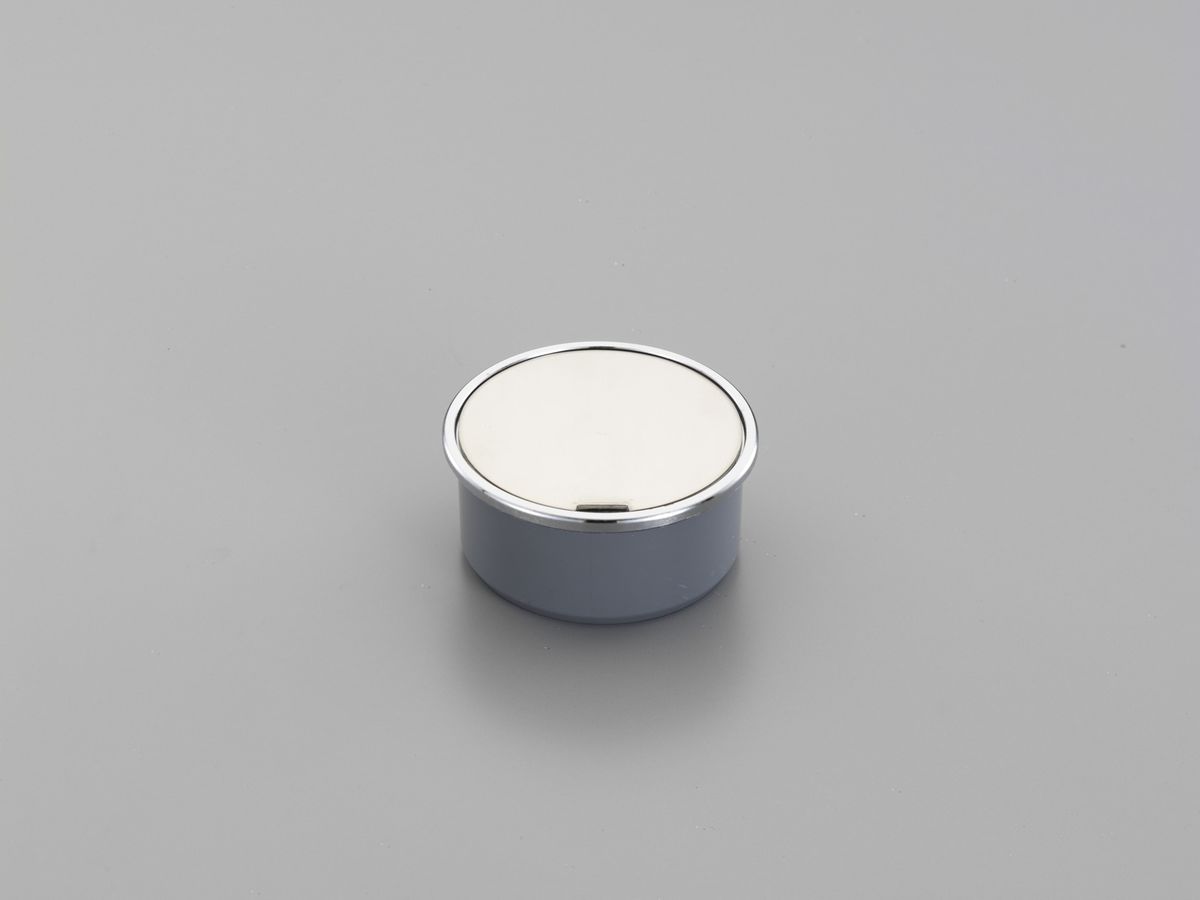 ●材質:黄銅、ステンレス●仕上げ:鏡面仕上げ●呼径:50●外径:62mm●厚み:28mm●重量:120gフタはドライバーで外せます。000012253168　