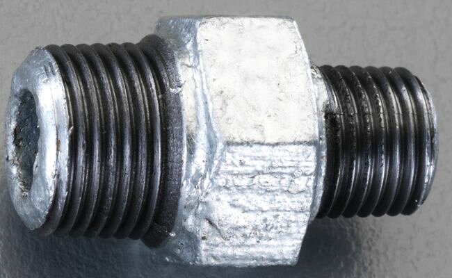 ●材質:黒心可鍛鋳鉄●最高圧力:1MPa●ねじサイズ（PT）:3/4"×1/2"●二面幅:32mm●全長:45mm000012208158　